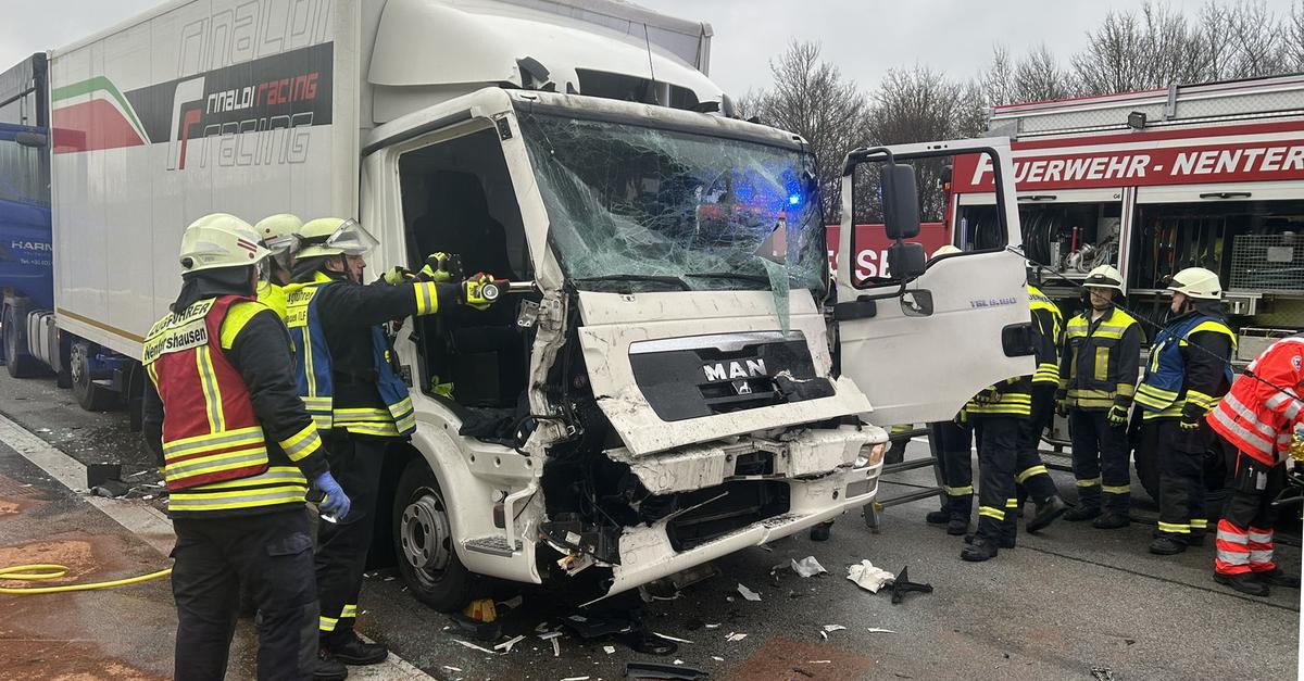 A3 bei Elz: Schwerer Auffahrunfall mit fünf Lkw